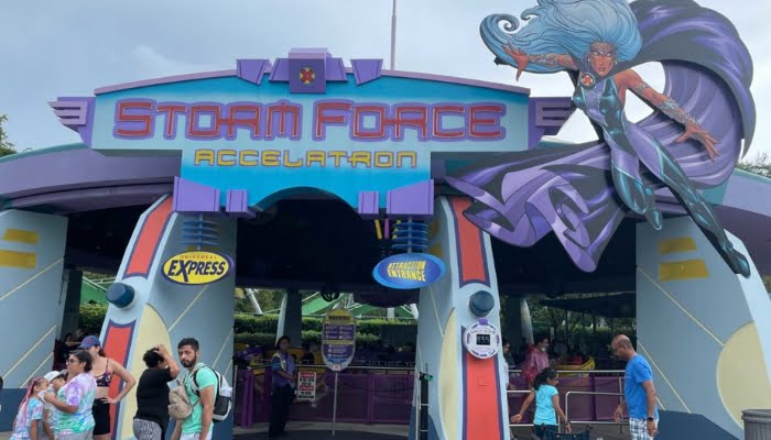 Storm Force Accelatron a atração da Tempestade Marvel na Universal